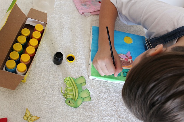 How Can You Help Develop Your Child's Interest In Art?